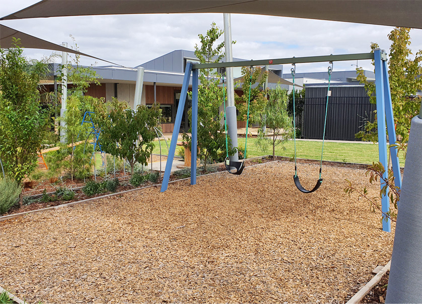 botanical traditions : Greenvale West Community Centre Playspace